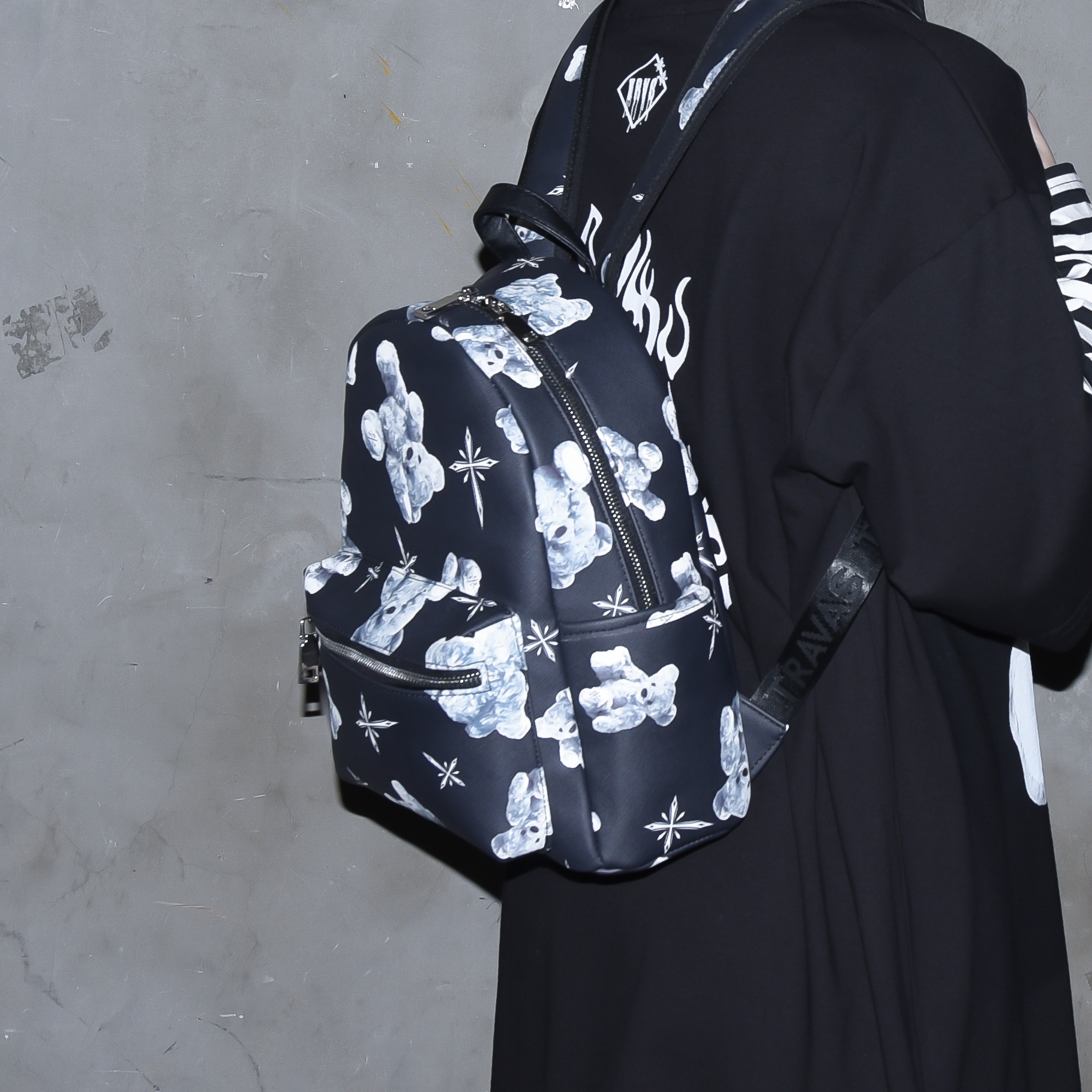 [ACRO TOKYO][TRAVAS TOKYO] Backpack covered with bear prints